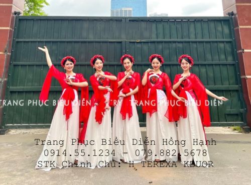 Áo Tứ Thân Đỏ Yếm Trắng Họa Tiết Hoa Hồng 99